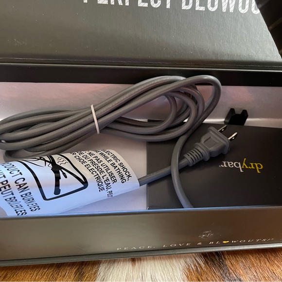 Drybar | Accessories | Drybar The Wrap Party Styling Wand | Poshmark